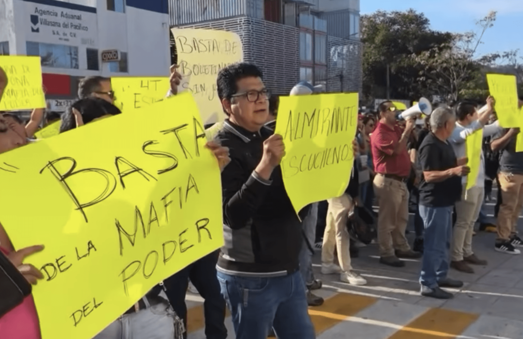 Continua Paro De Maniobristas En El Puerto De Manzanillo, Esto Es Lo Que Sabemos - Transporte.mx ...